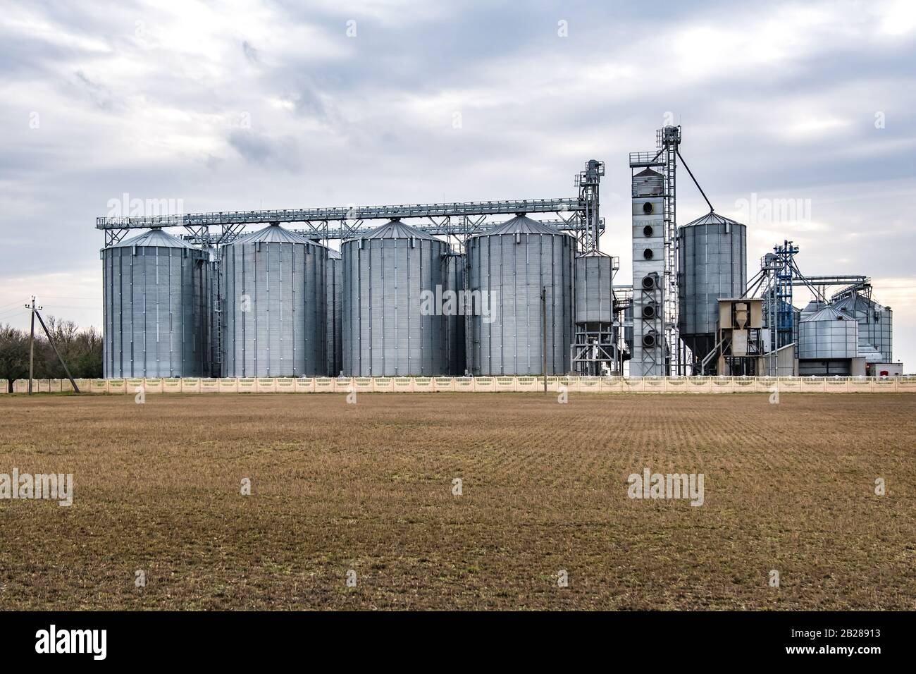 Factory Silos Plant Silo High Resolution Stock Photography and Images ...