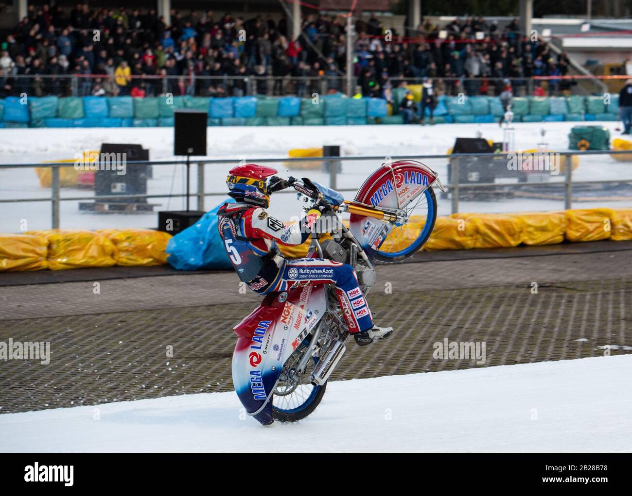 Final ice speedway hi-res stock photography and images - Alamy