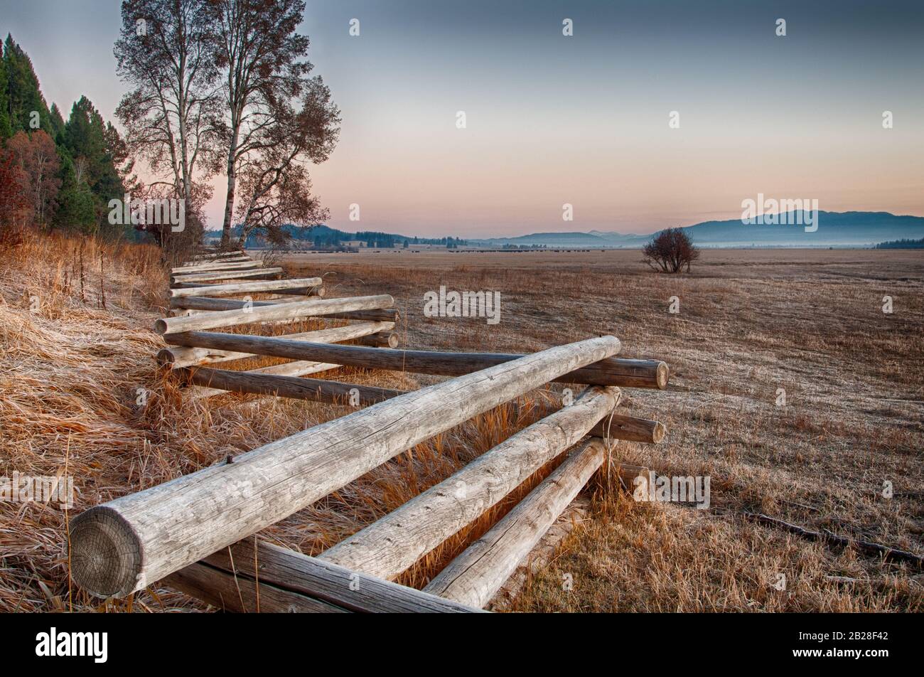 Worm fence hi-res stock photography and images - Alamy