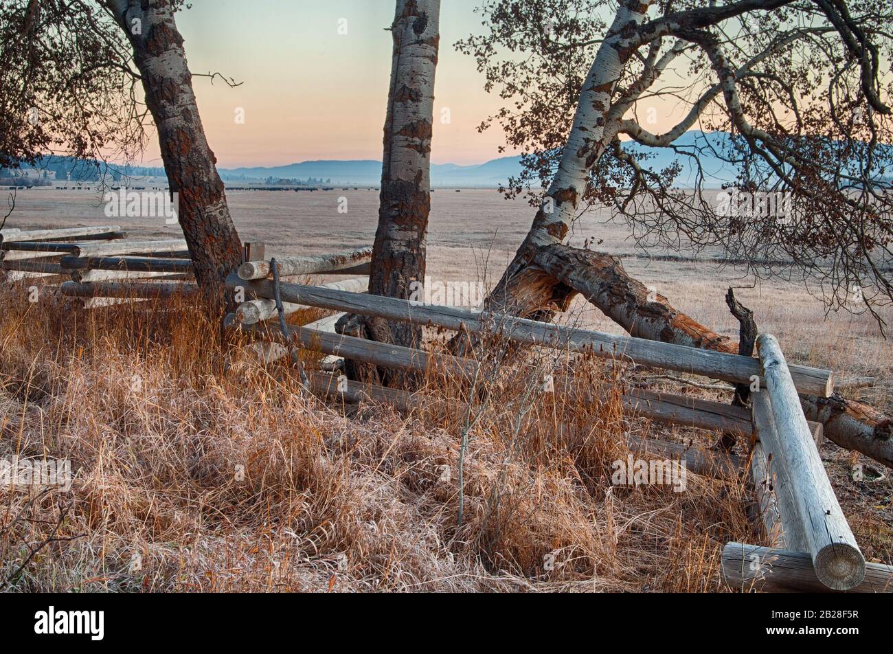 Worm fence hi-res stock photography and images - Alamy