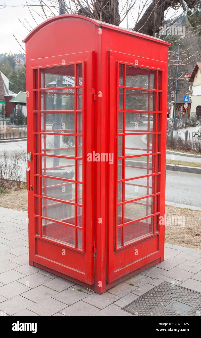 Cabin in nature hi-res stock photography and images - Alamy