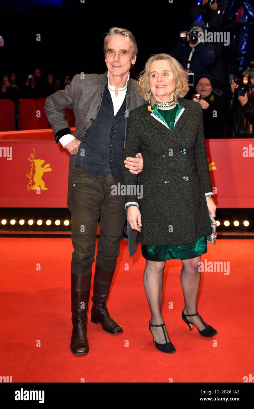 Jeremy Irons And Wife Stock Photos & Jeremy Irons And Wife Stock Images ...