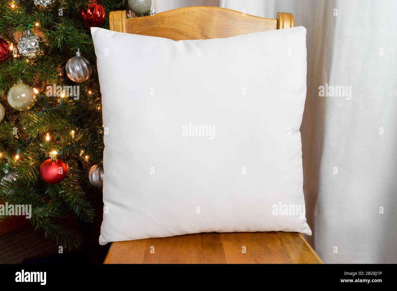 Empty chair christmas hi-res stock photography and images - Alamy