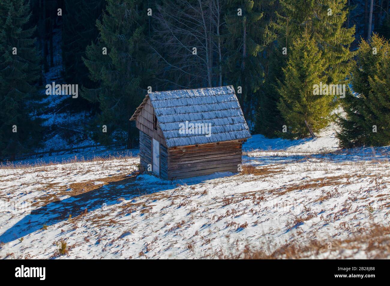 Old rural hut hi-res stock photography and images - Alamy