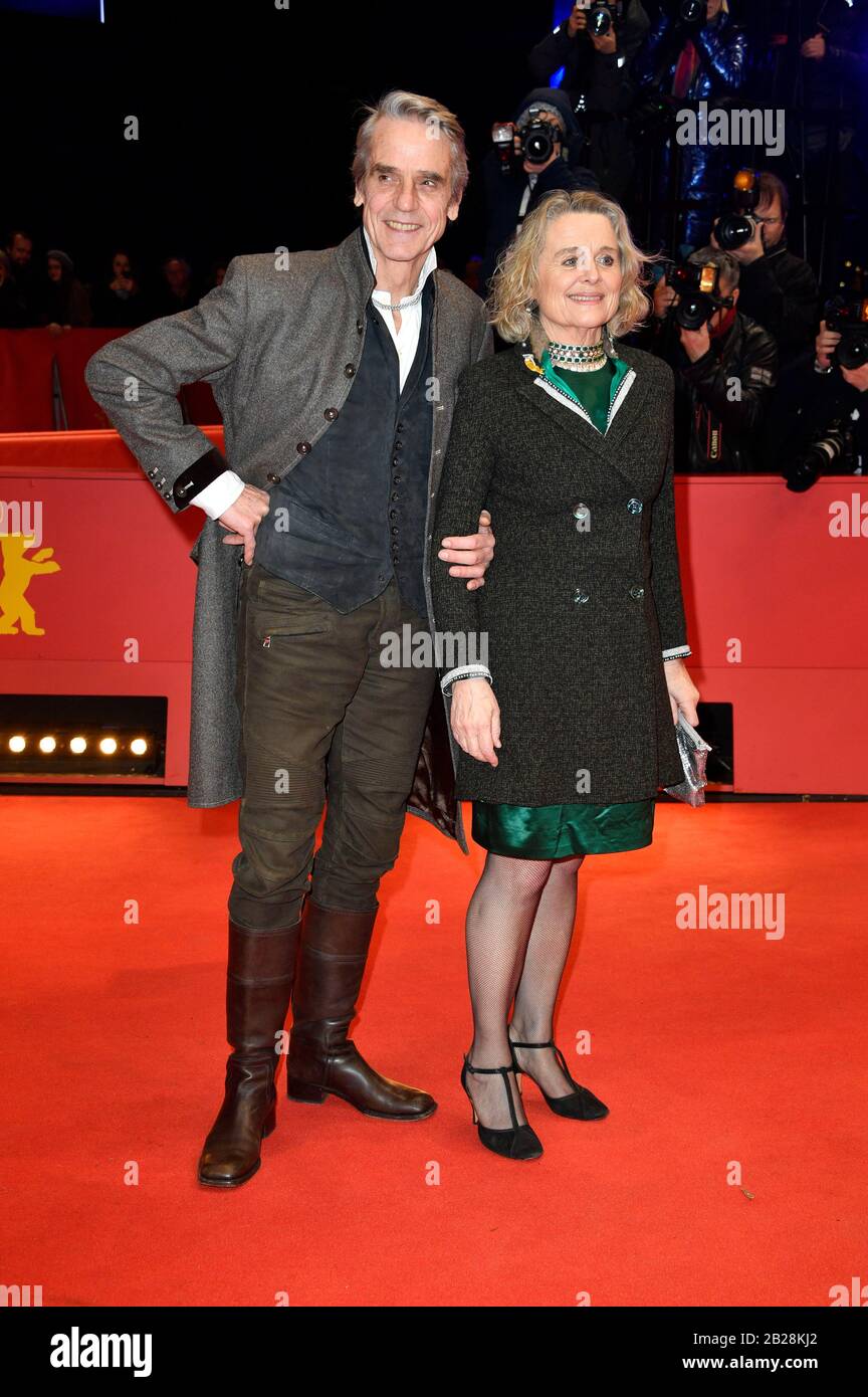 Jeremy Irons And Wife Stock Photos & Jeremy Irons And Wife Stock Images ...