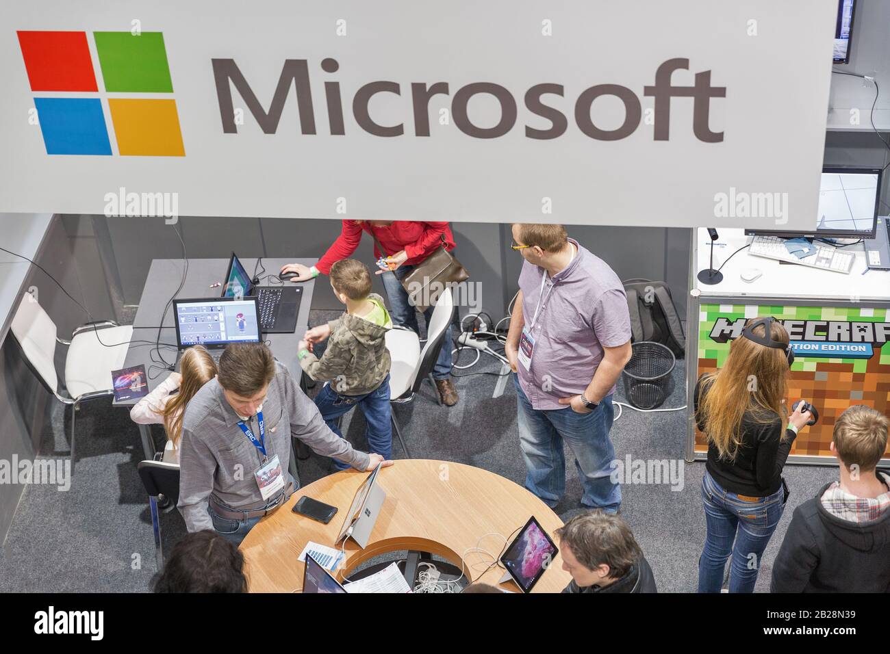 365 windows hi-res stock photography and images - Alamy