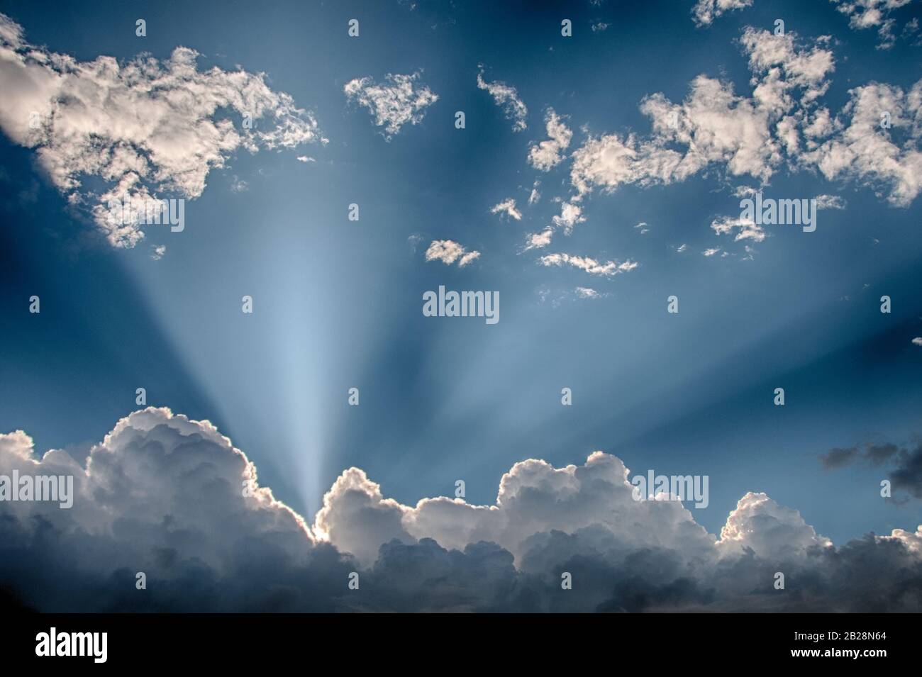 Sunbeams from heaven hi-res stock photography and images - Alamy