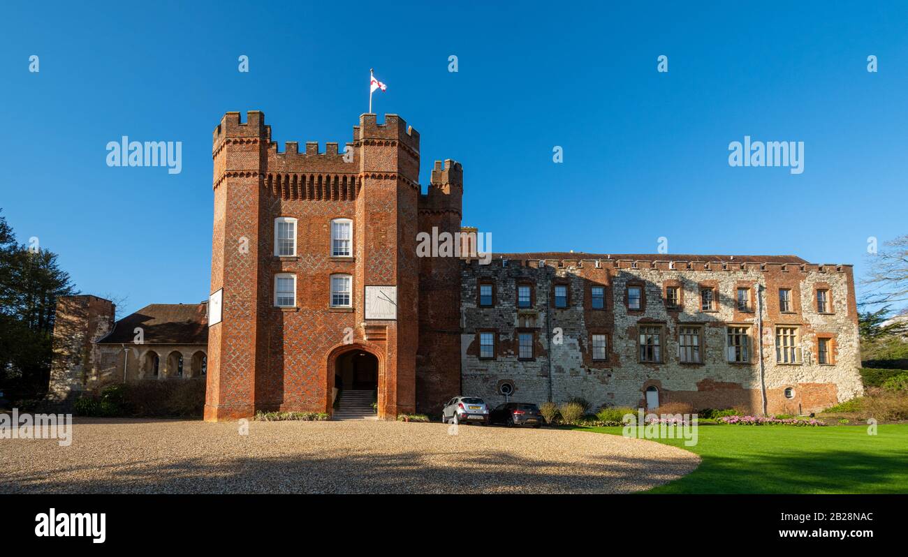 Farnham castle english heritage hi-res stock photography and images - Alamy