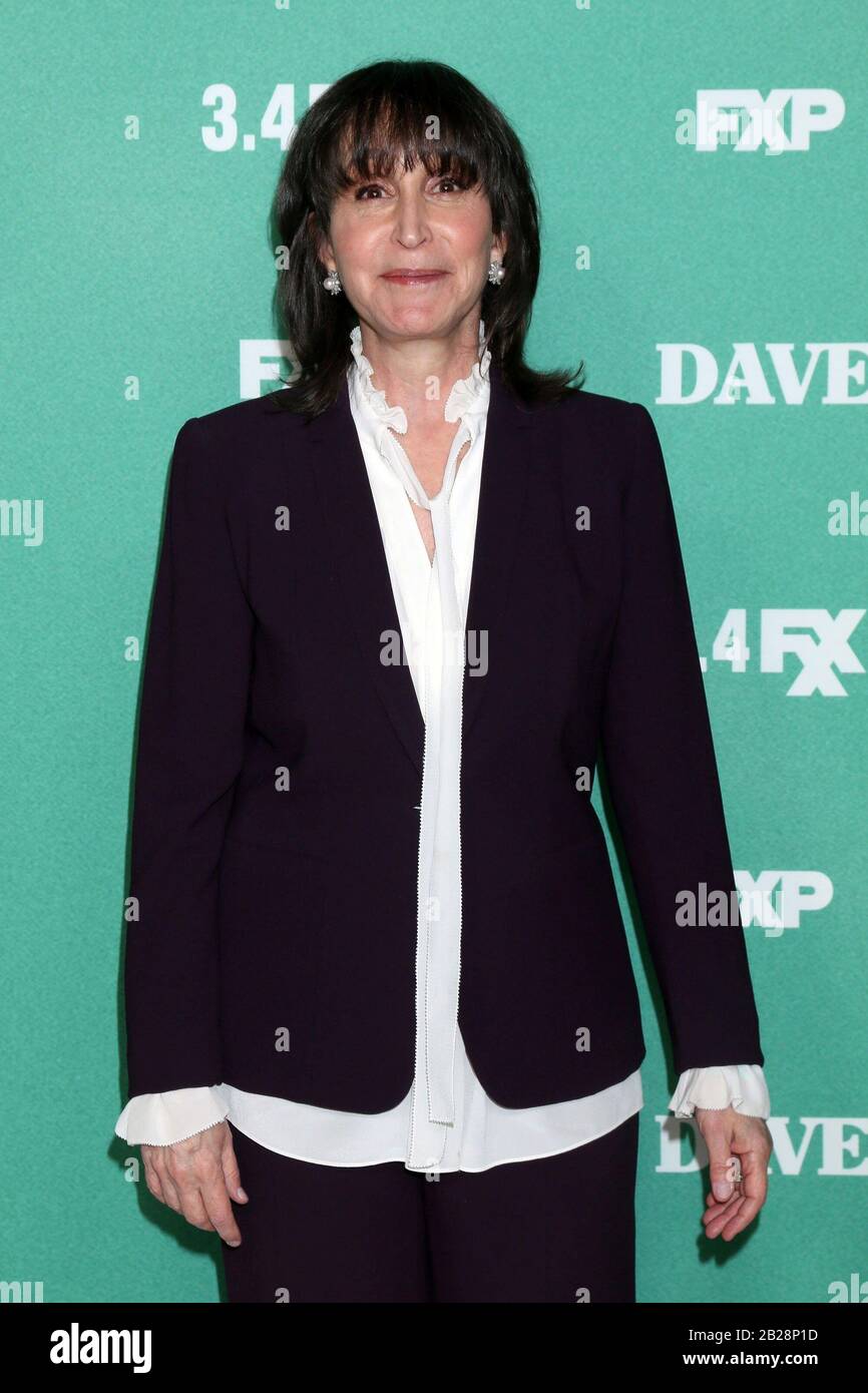Los Angeles, CA. 27th Feb, 2020. Gina Hecht at arrivals for DAVE ...