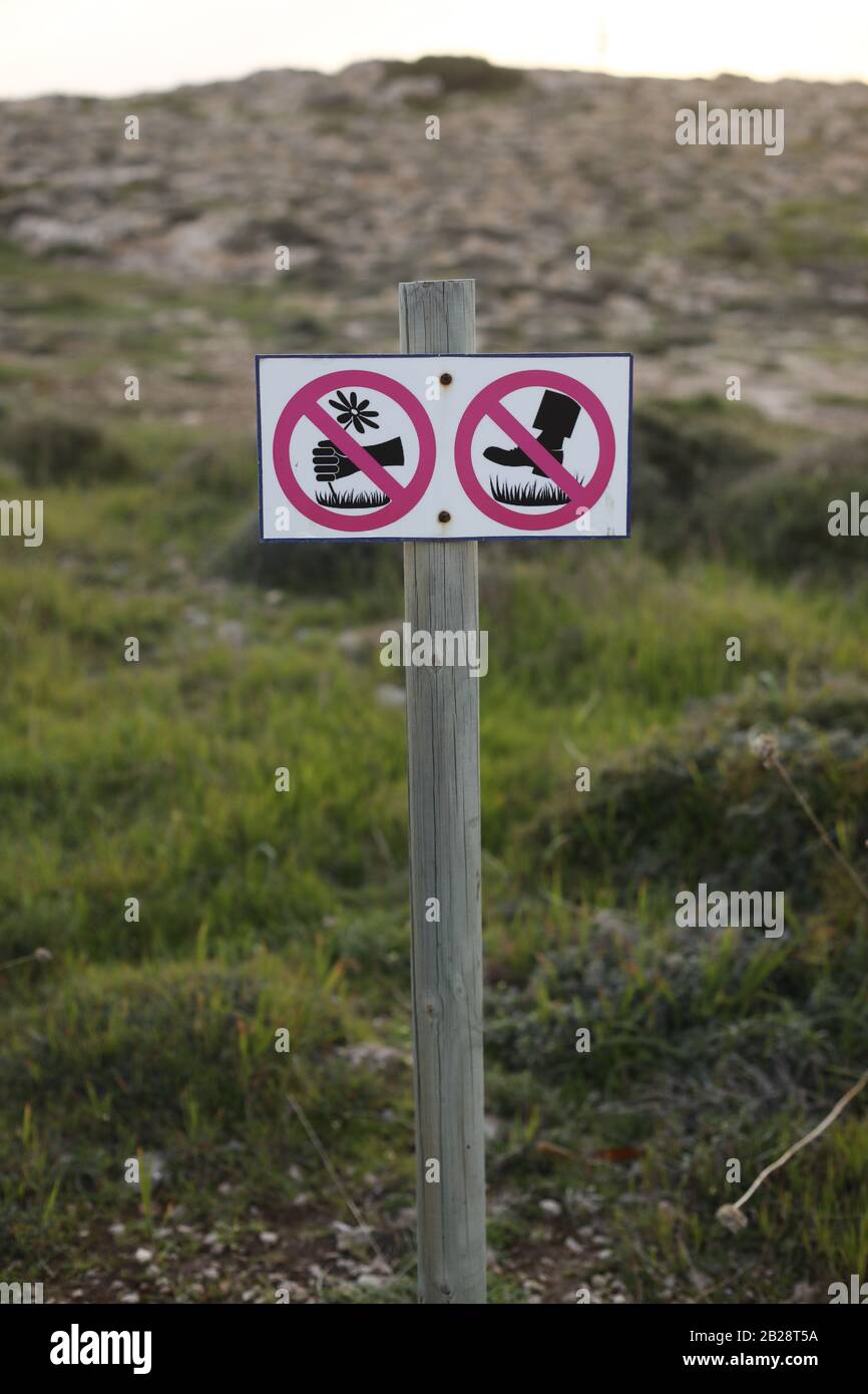 sign, do not tear flowers do not walk on the grass, no sign of ...