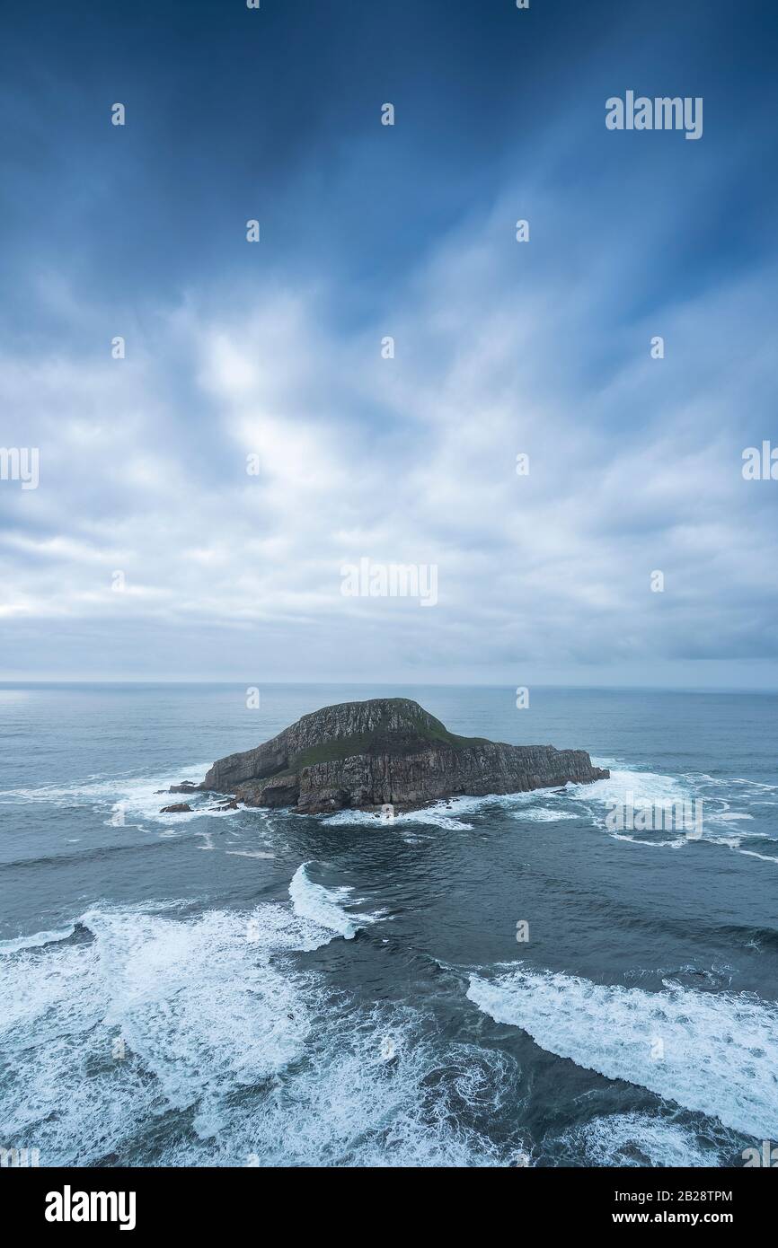 Islet waves hi-res stock photography and images - Alamy