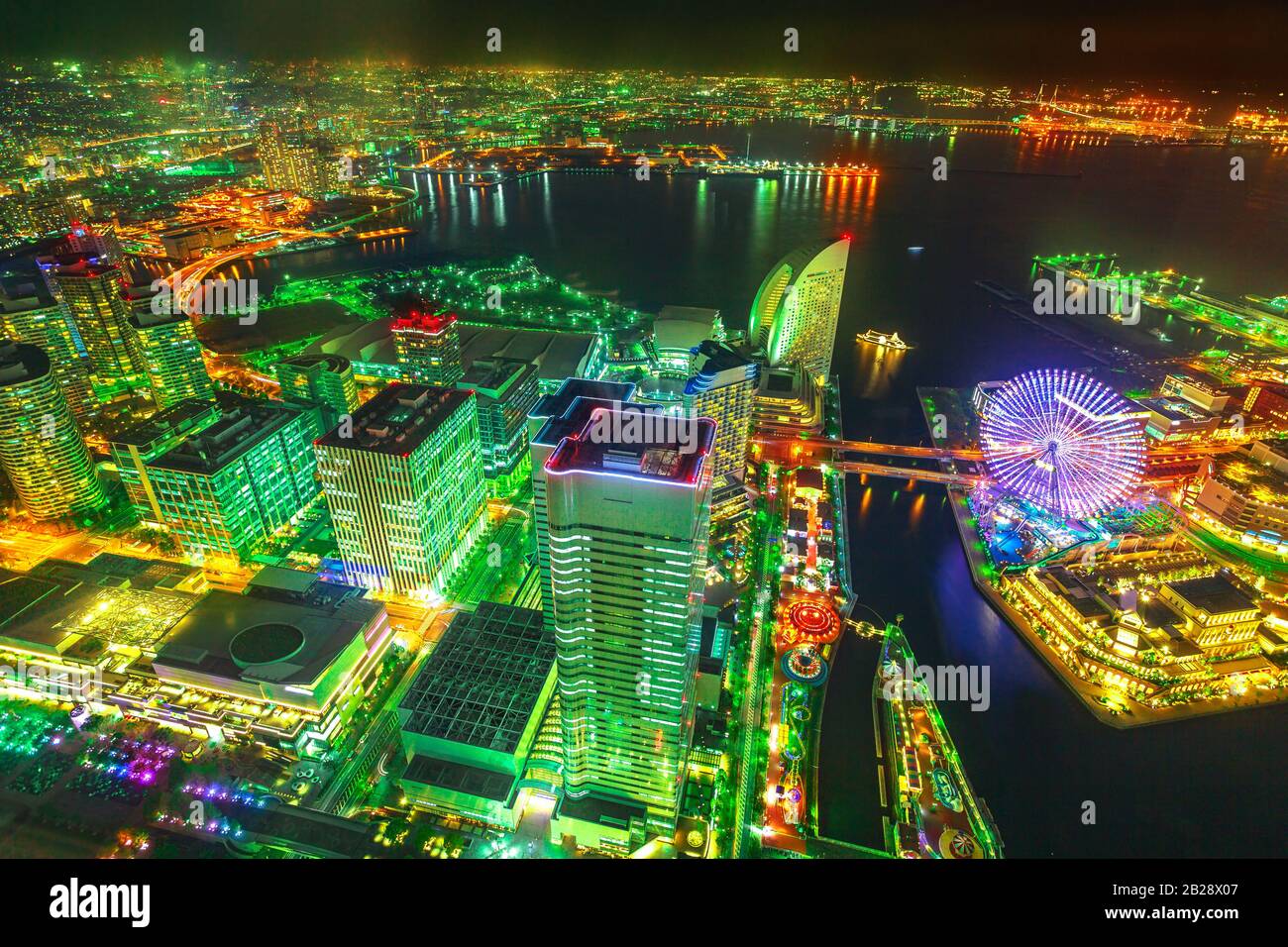 Panoramic view of Yokohama Skyline and Minato Mirai waterfront district ...