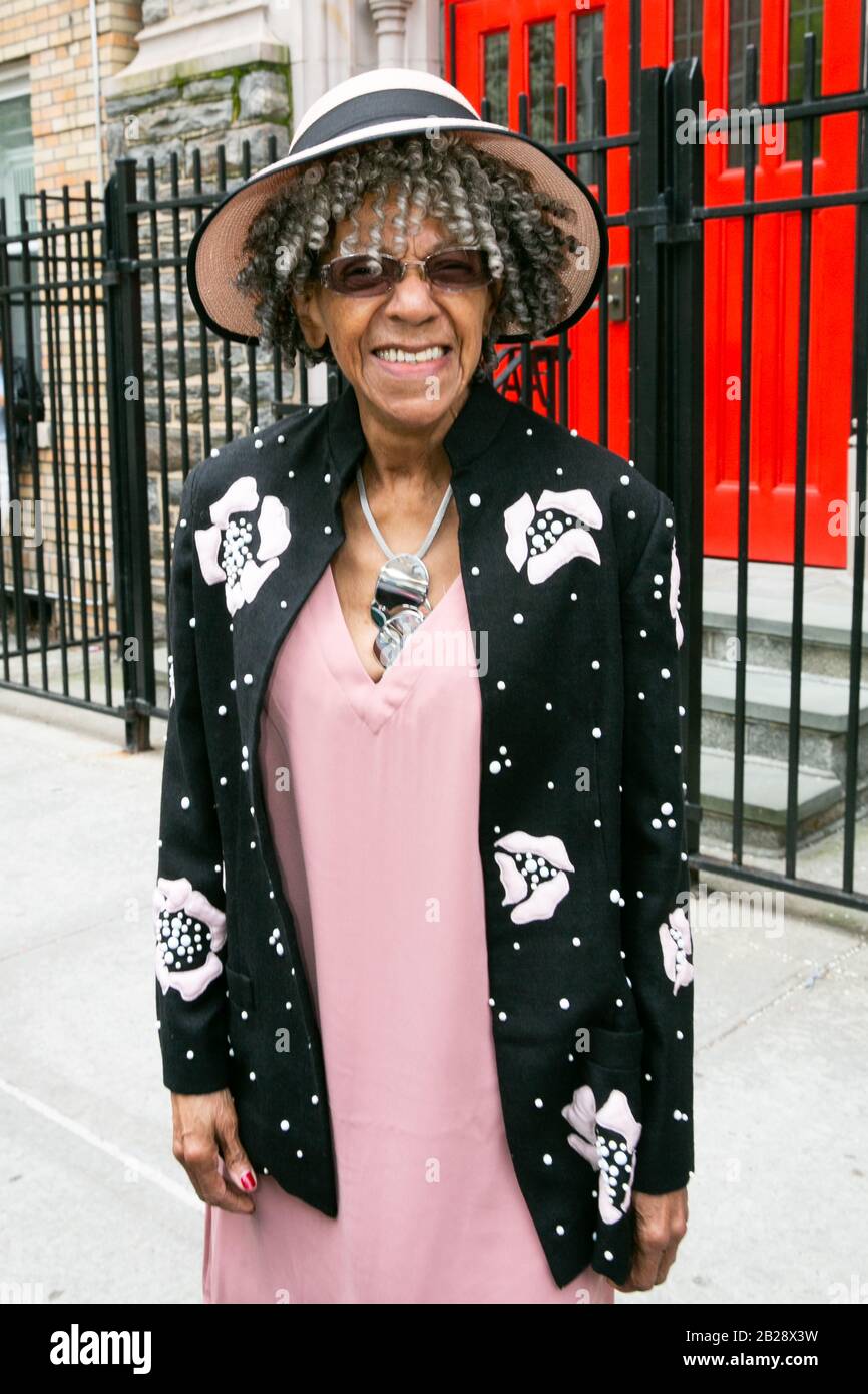 Easter Harlem New York City Stock Photo - Alamy