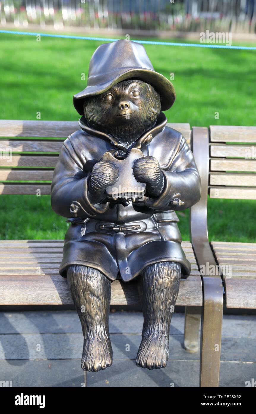 Paddington film sandwich hi-res stock photography and images - Alamy
