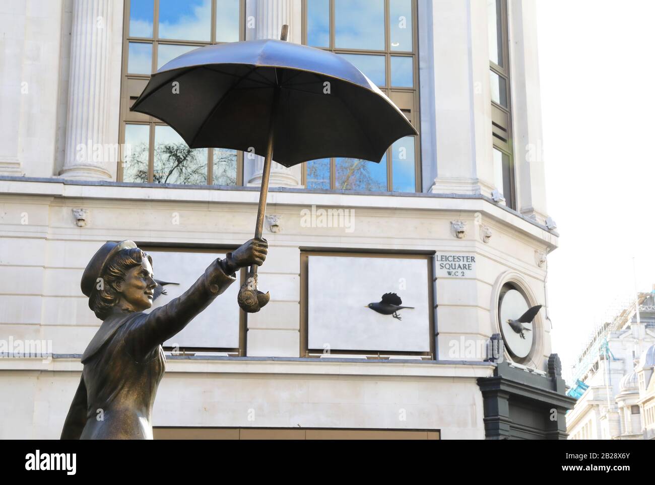 Mary poppins film hi-res stock photography and images - Alamy
