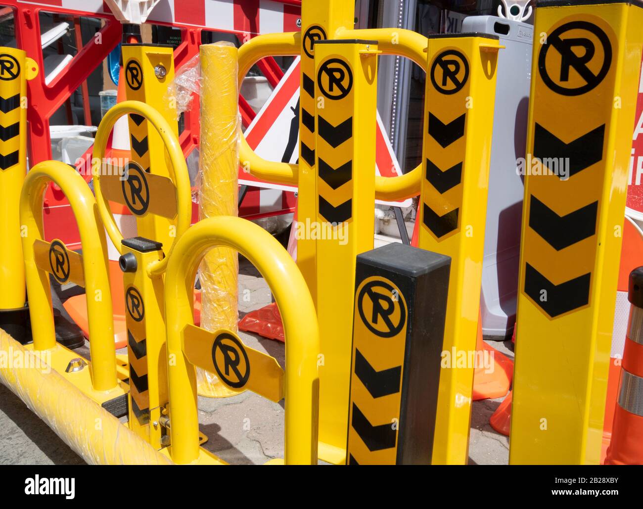 Folding barrier hi-res stock photography and images - Alamy