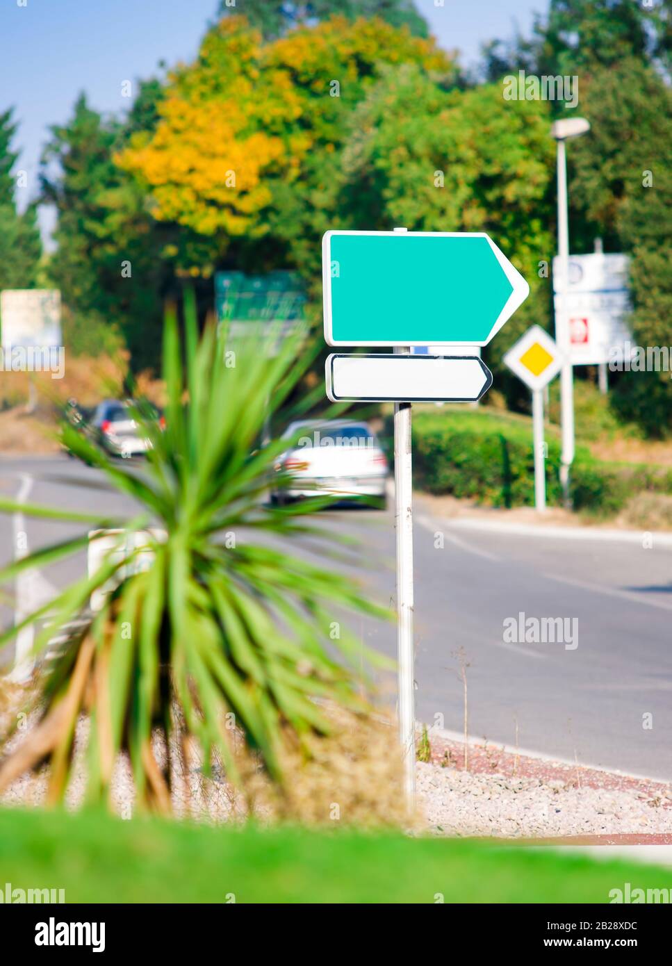 Empty street sign hi-res stock photography and images - Alamy