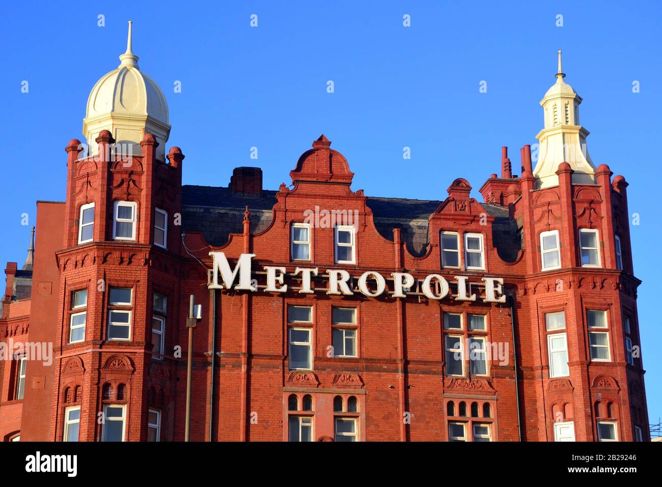Blackpool promenade metropole hotel hi-res stock photography and images ...