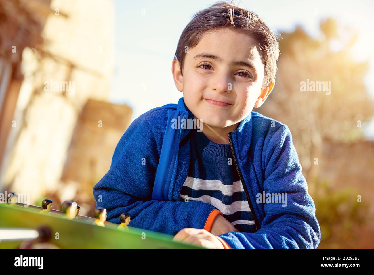 Child setting table hi-res stock photography and images - Alamy