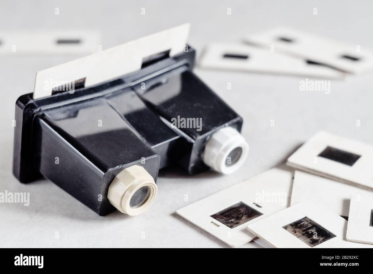 Outdated stereoscope with a stereo diapositiv cards. 3D viewing device ...