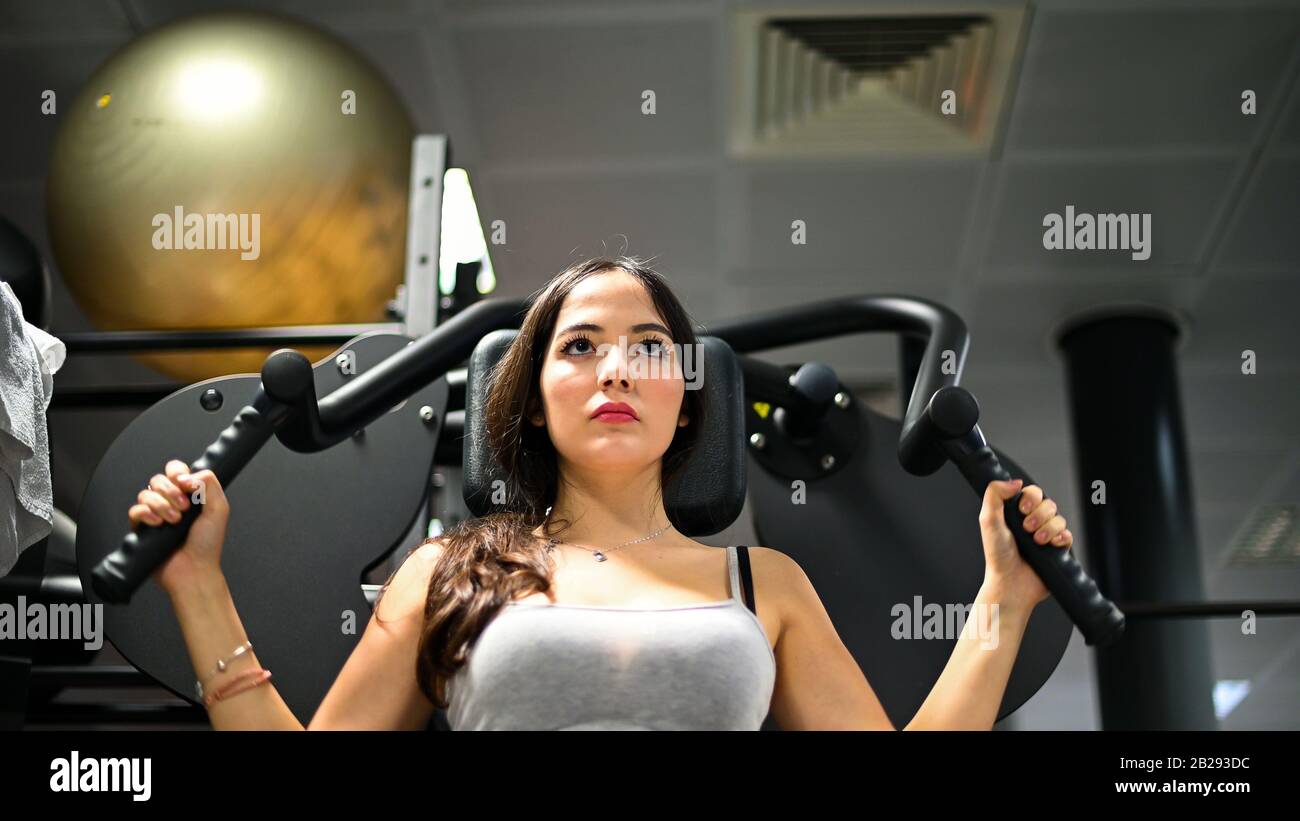 Chest press machine hi-res stock photography and images - Alamy
