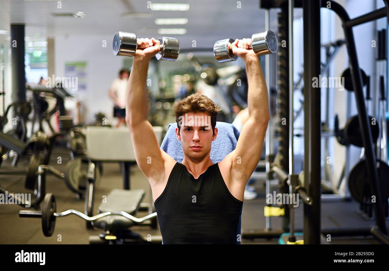 Arms bodybuilder bodybuilding caucasian hi-res stock photography and ...