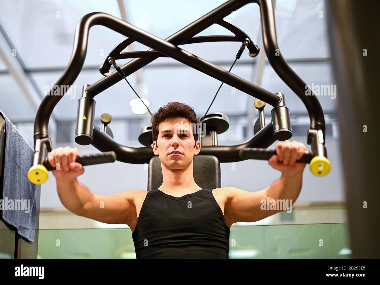 Chest press machine hi-res stock photography and images - Alamy