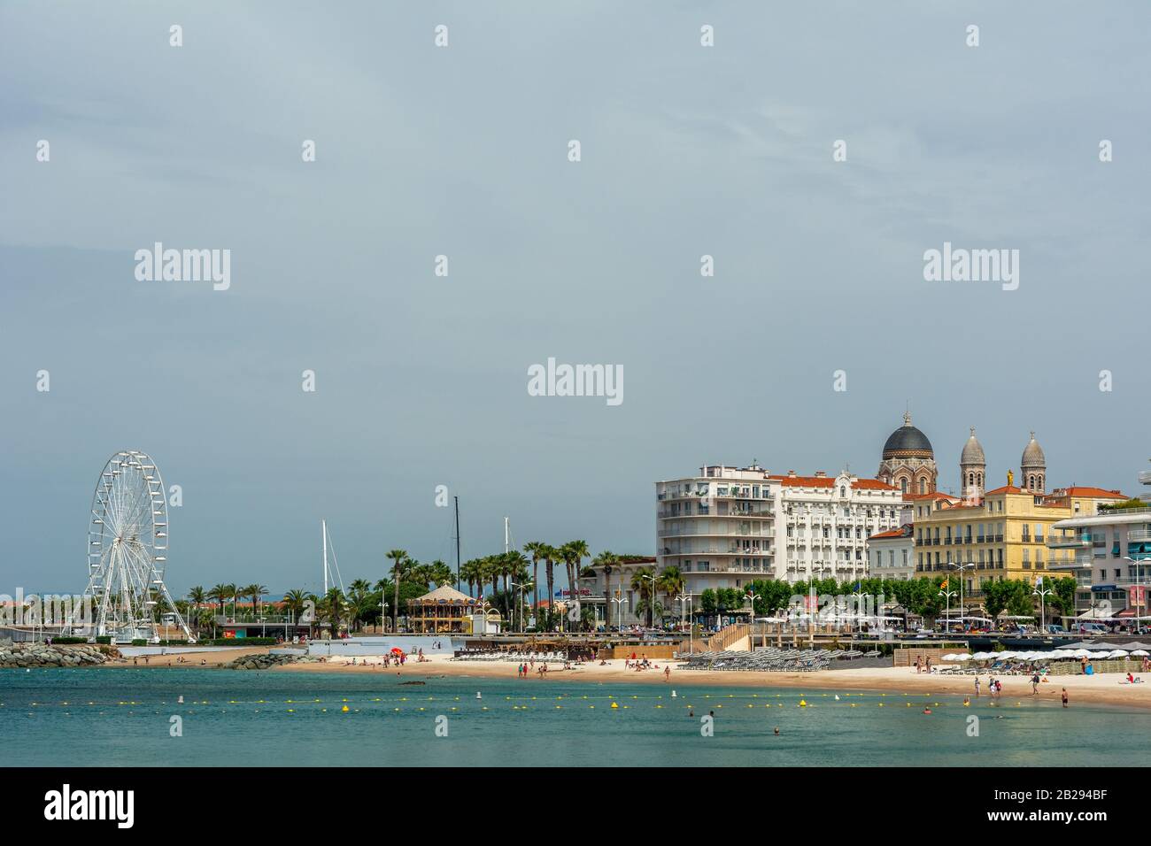 Saint raphael france beach hi-res stock photography and images - Alamy