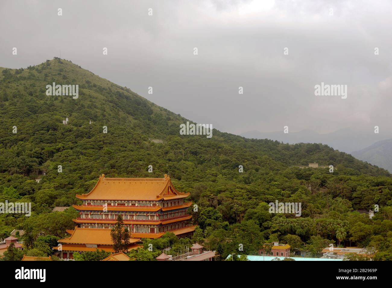 Temple and sakyamuni tourist hi-res stock photography and images - Alamy