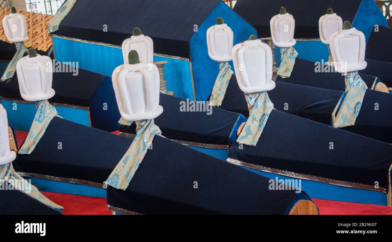 Rows of coffins in an ottoman turkish mausoleum tomb Stock Photo - Alamy