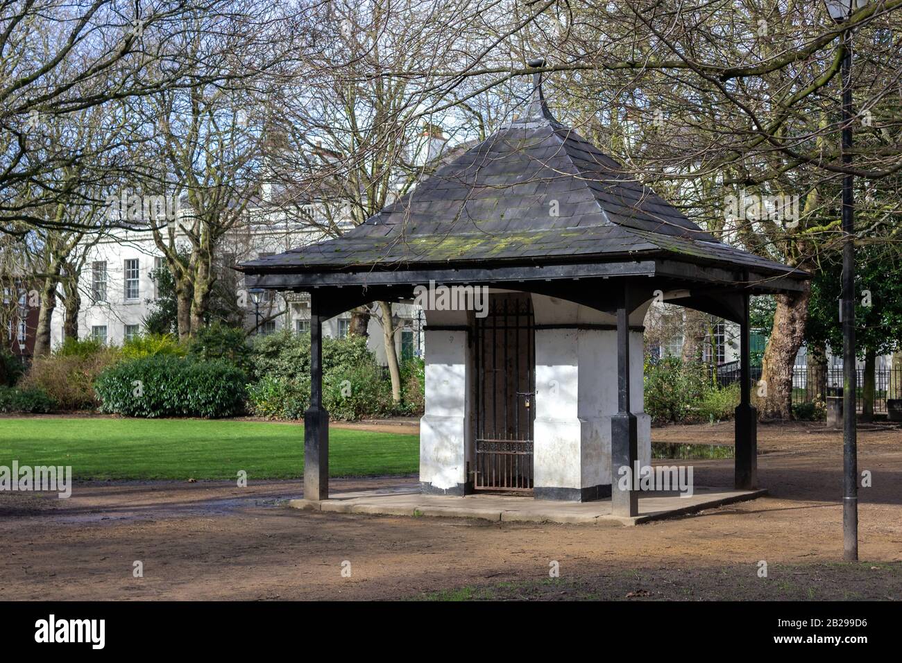 Park shelter, Falkner Square gardens, Liverpool Georgian Quarter Stock ...