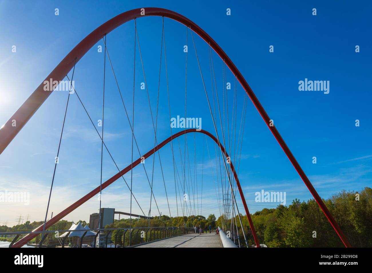 Bending arch hi-res stock photography and images - Alamy