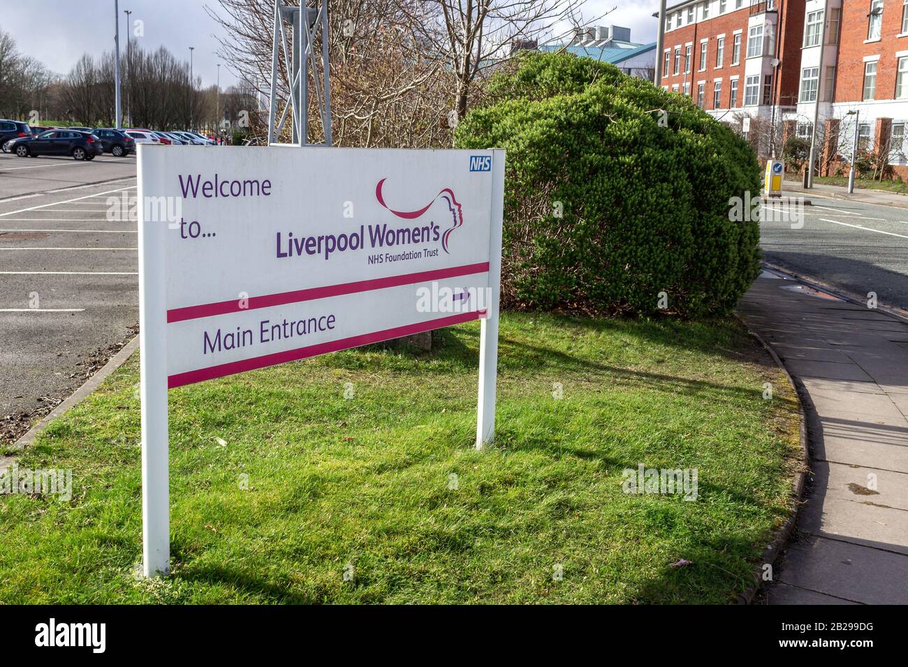 Nhs women hospital gynaecology hi-res stock photography and images - Alamy