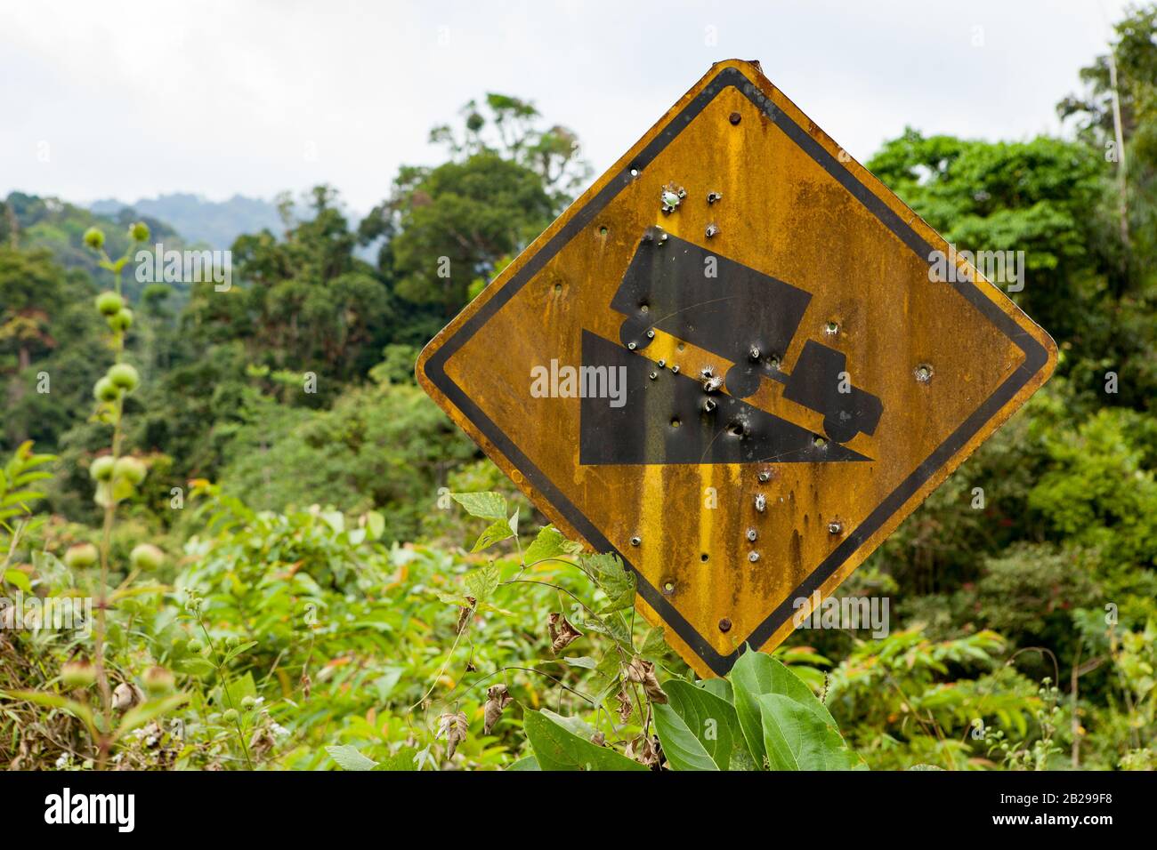 Old Yellow Rusted Steep Grade Hill Traffic Sign Stock Photo Alamy old-yellow-rusted-steep-grade-hill-traffic-sign-stock-photo-alamy