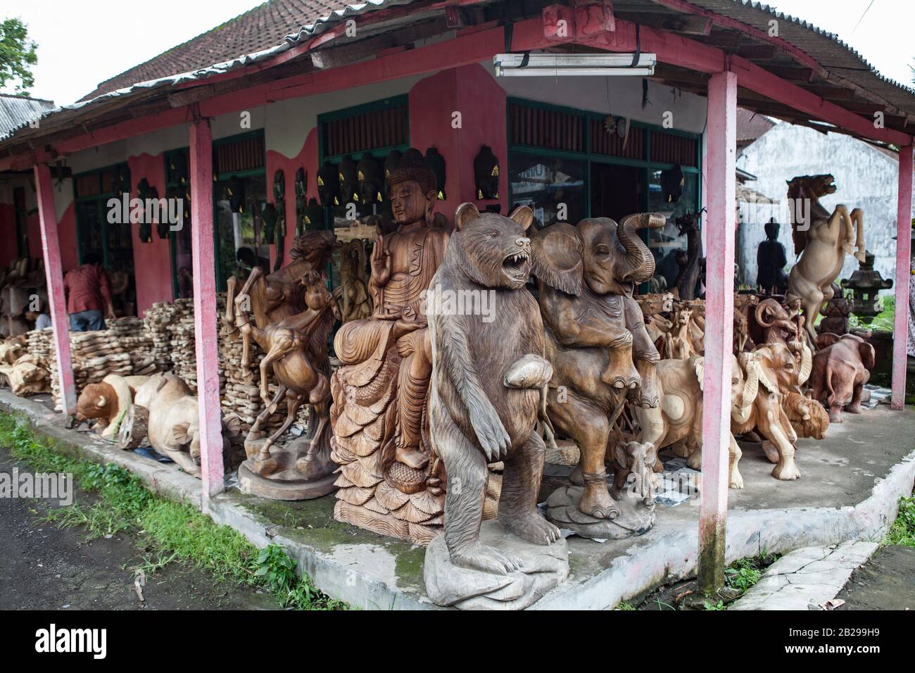Souvenir shop indian carving hi-res stock photography and images - Alamy