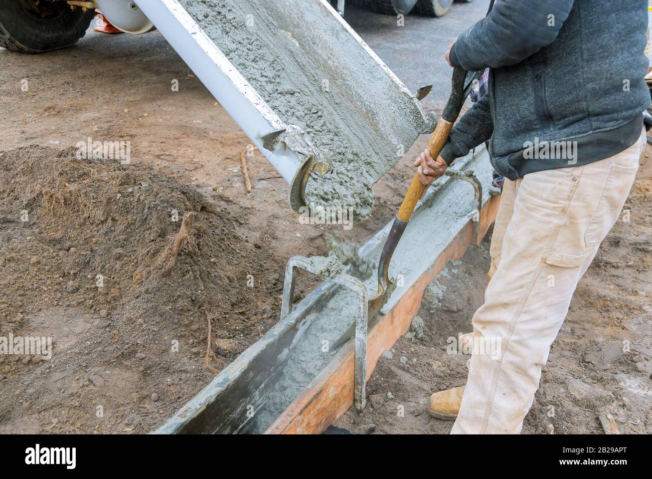Masonry construction workers hi-res stock photography and images - Alamy