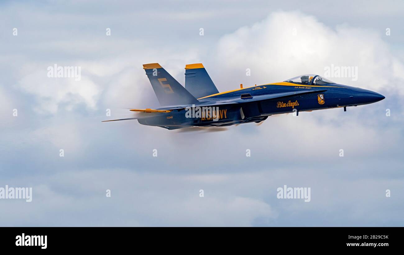 Fighter jet missile launch hi-res stock photography and images - Alamy