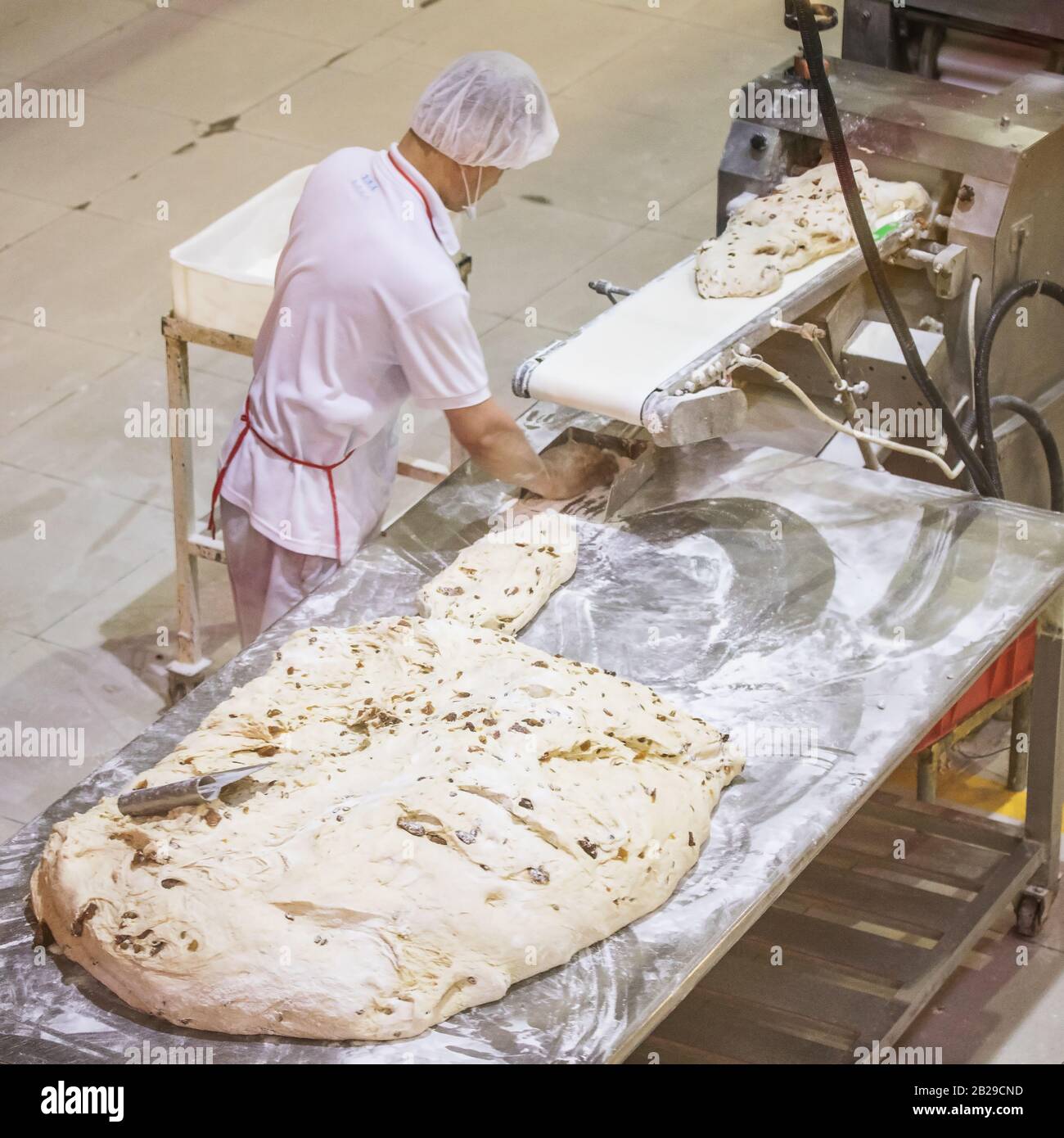 Industrial bread production hi-res stock photography and images - Alamy