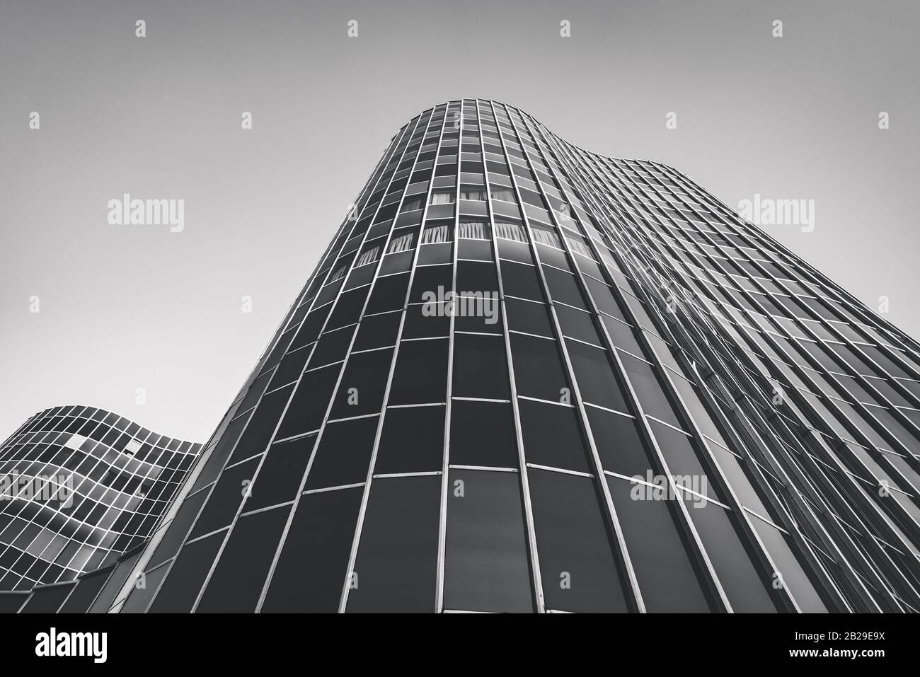 Sinuous glass walls hi-res stock photography and images - Alamy