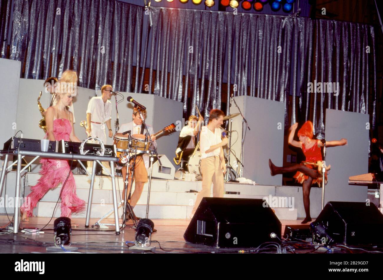 B 52s band hi-res stock photography and images - Alamy