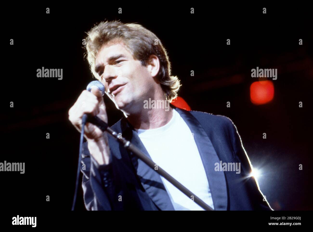CLARKSTON, MI - JULY 5: American singer Huey Lewis of the group Huey ...