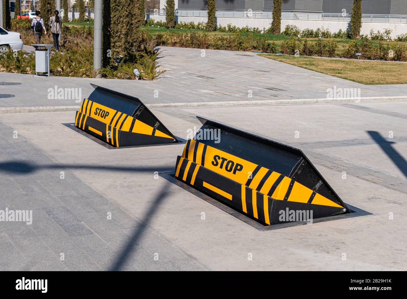 Automatic bollard hi-res stock photography and images - Alamy