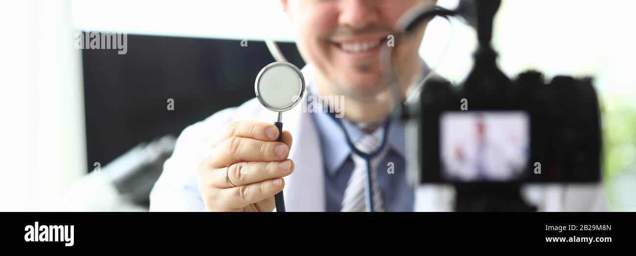 Doctor blogger hi-res stock photography and images - Alamy