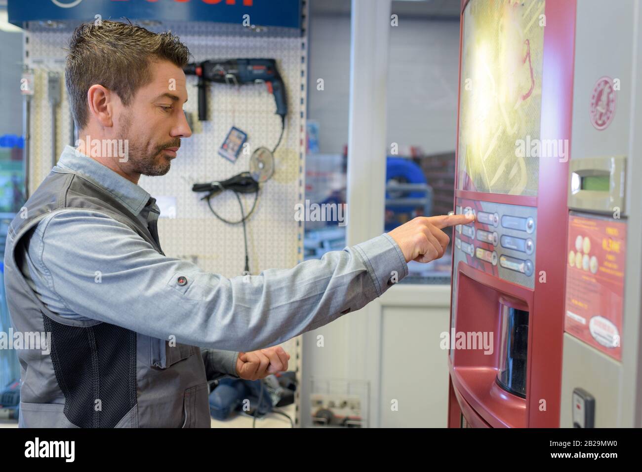 Drink vending machine office hi-res stock photography and images - Alamy