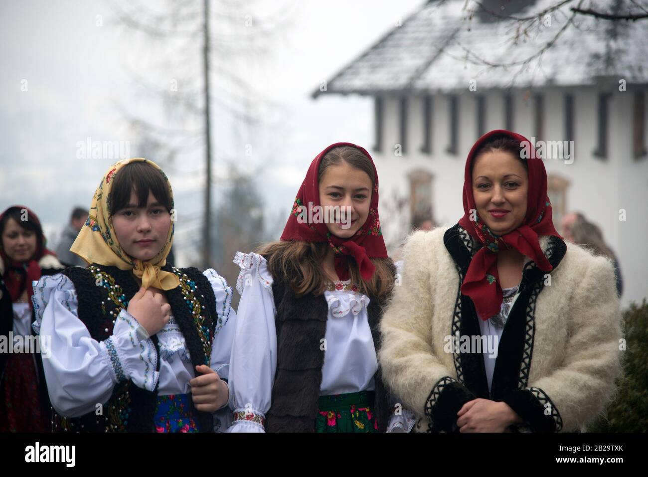 Women and girls dressed in traditional Romanian clothes (Maramuresh ...