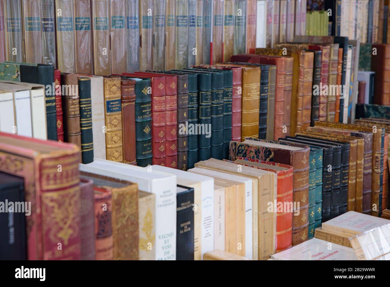 Second hand hi-res stock photography and images - Alamy