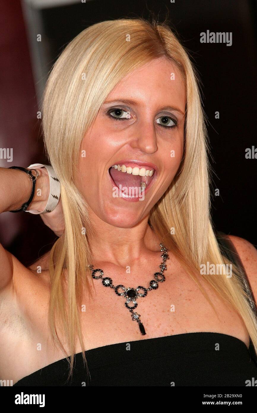 New York, NY, USA. 30 June, 2009. Jen Marden at the Expose It. Fight It ...