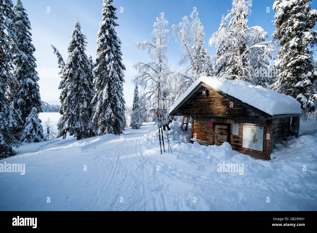 Pyhäjärvi open wilderness hut near Yllästunturi fell, Lapland, Finland ...