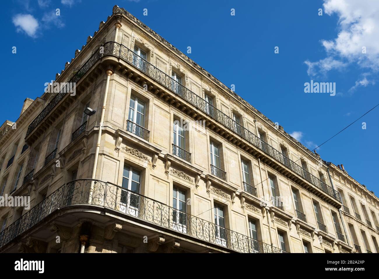 House facade detail old bordeaux hi-res stock photography and images ...