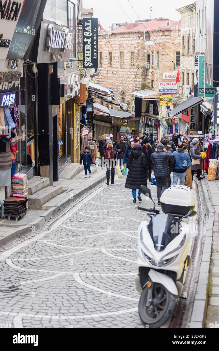 Streets in istanbul hi-res stock photography and images - Alamy